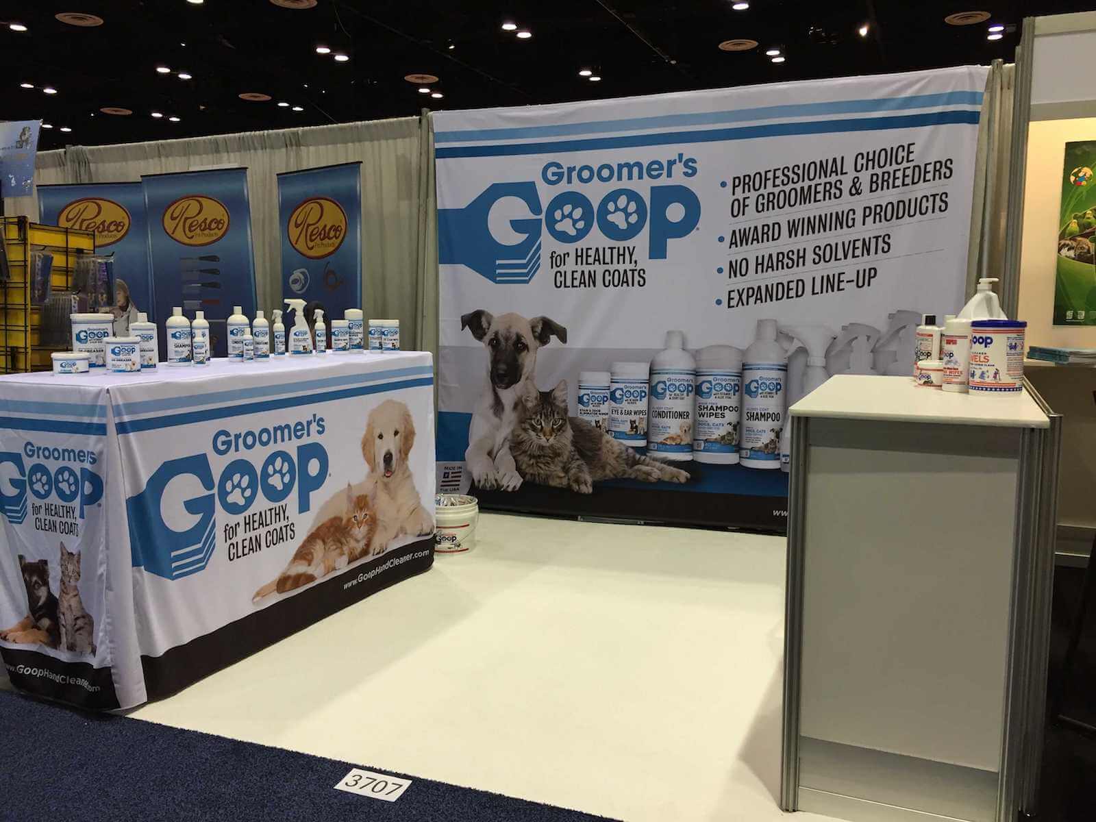 Table Cloths & Runners for Trade Shows | Custom Designs | Giant Printing
